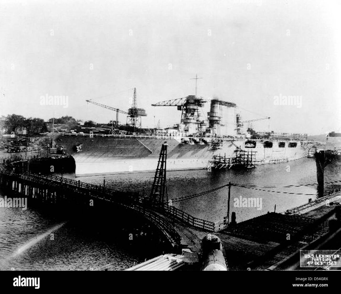 Uss lexington aircraft carrier Black and White Stock Photos & Images ...