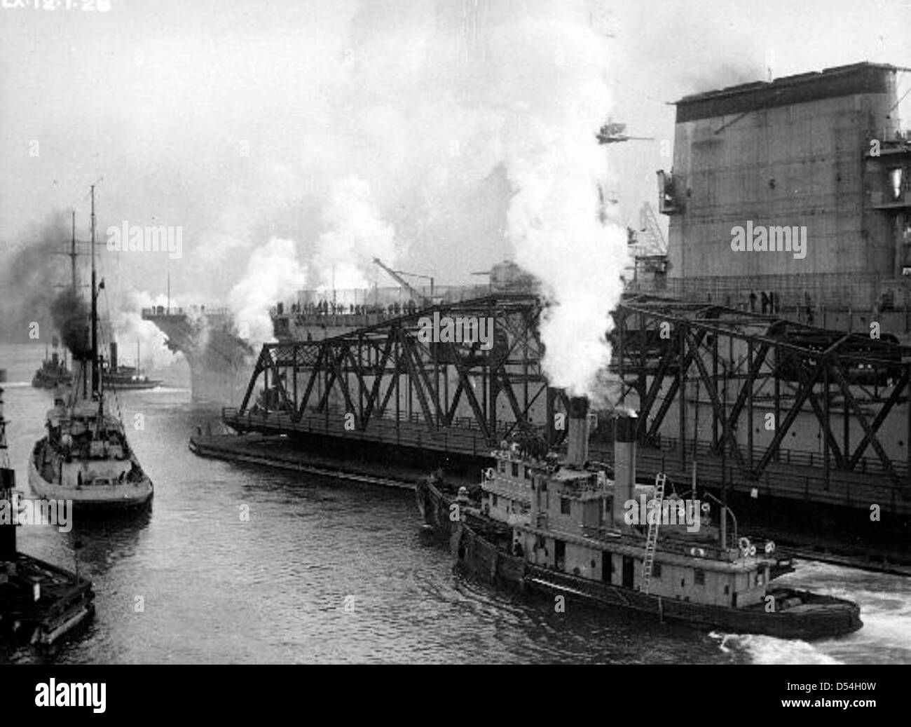 The USS Lexington (CV-2) was the second aircraft carrier of the U.S ...