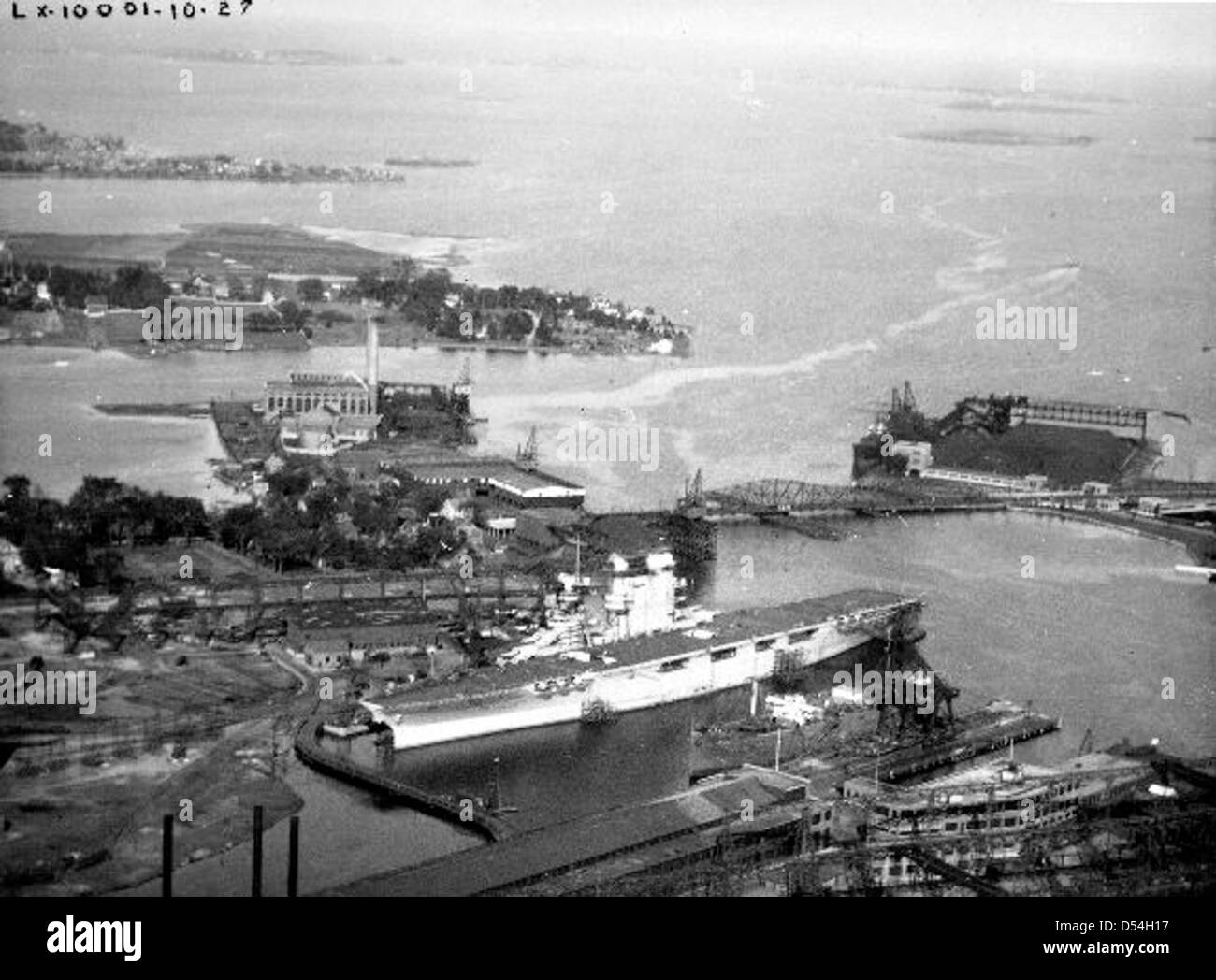 Lexington class aircraft carrier Black and White Stock Photos & Images ...
