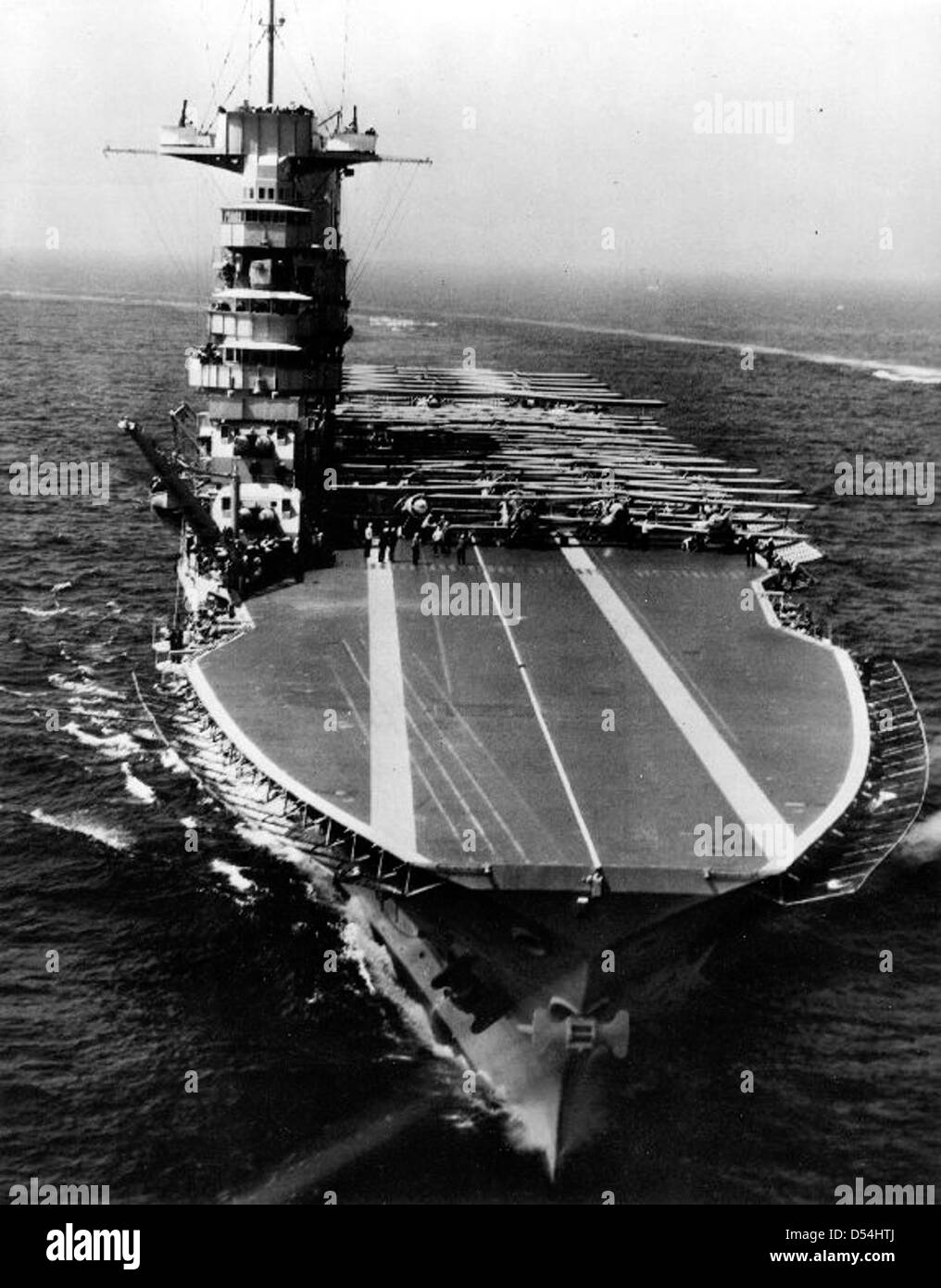 USS Saratoga (CV-3), a Lexington-class aircraft carrier, served during ...