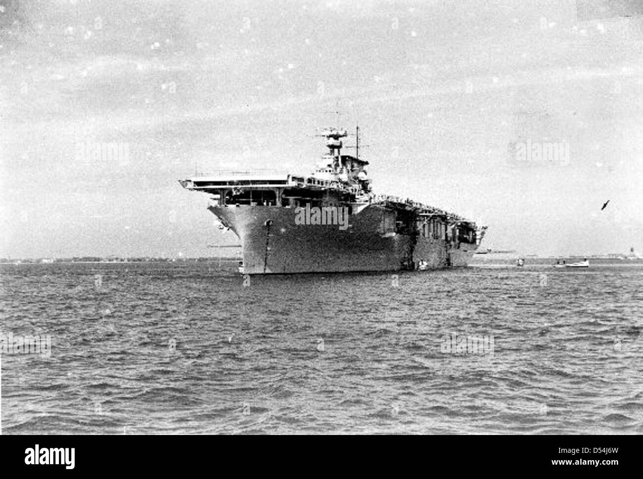 The USS Yorktown (CV-5), a World War II-era aircraft carrier, played a ...
