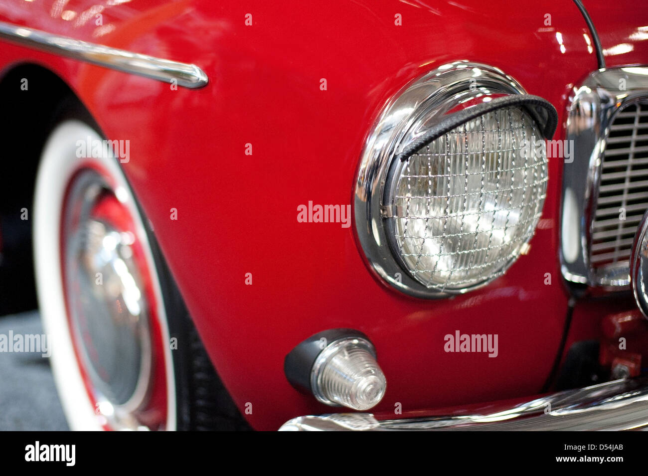 Vintage car headlight hi-res stock photography and images - Alamy
