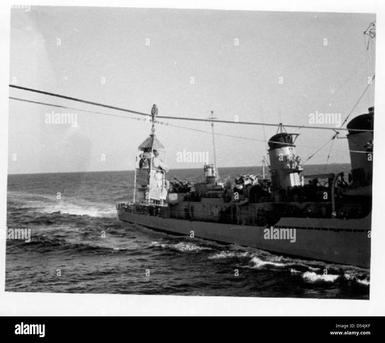 World war ii destroyer fletcher class hi-res stock photography and ...