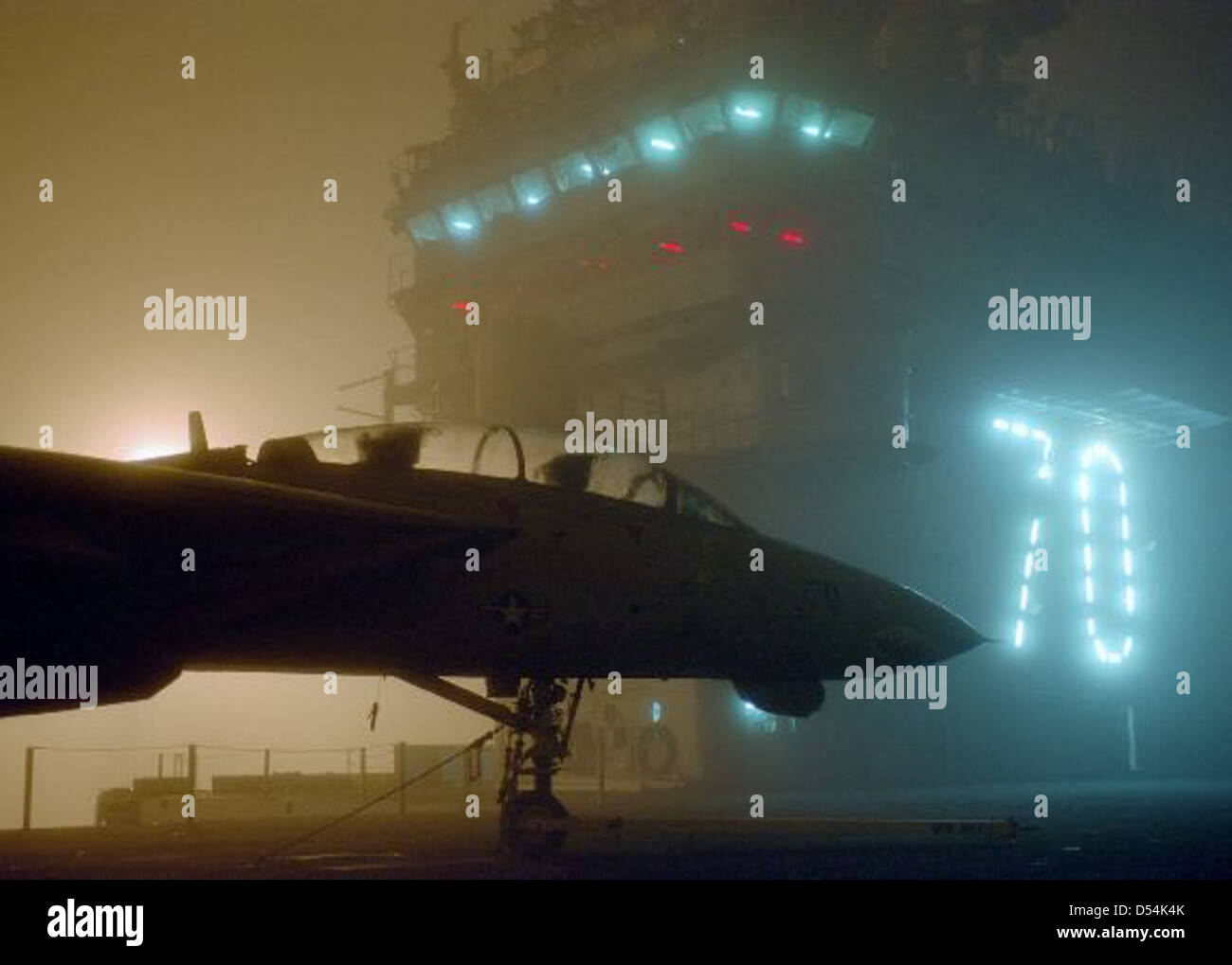 Uss carl vinson cvn70 hi-res stock photography and images - Alamy