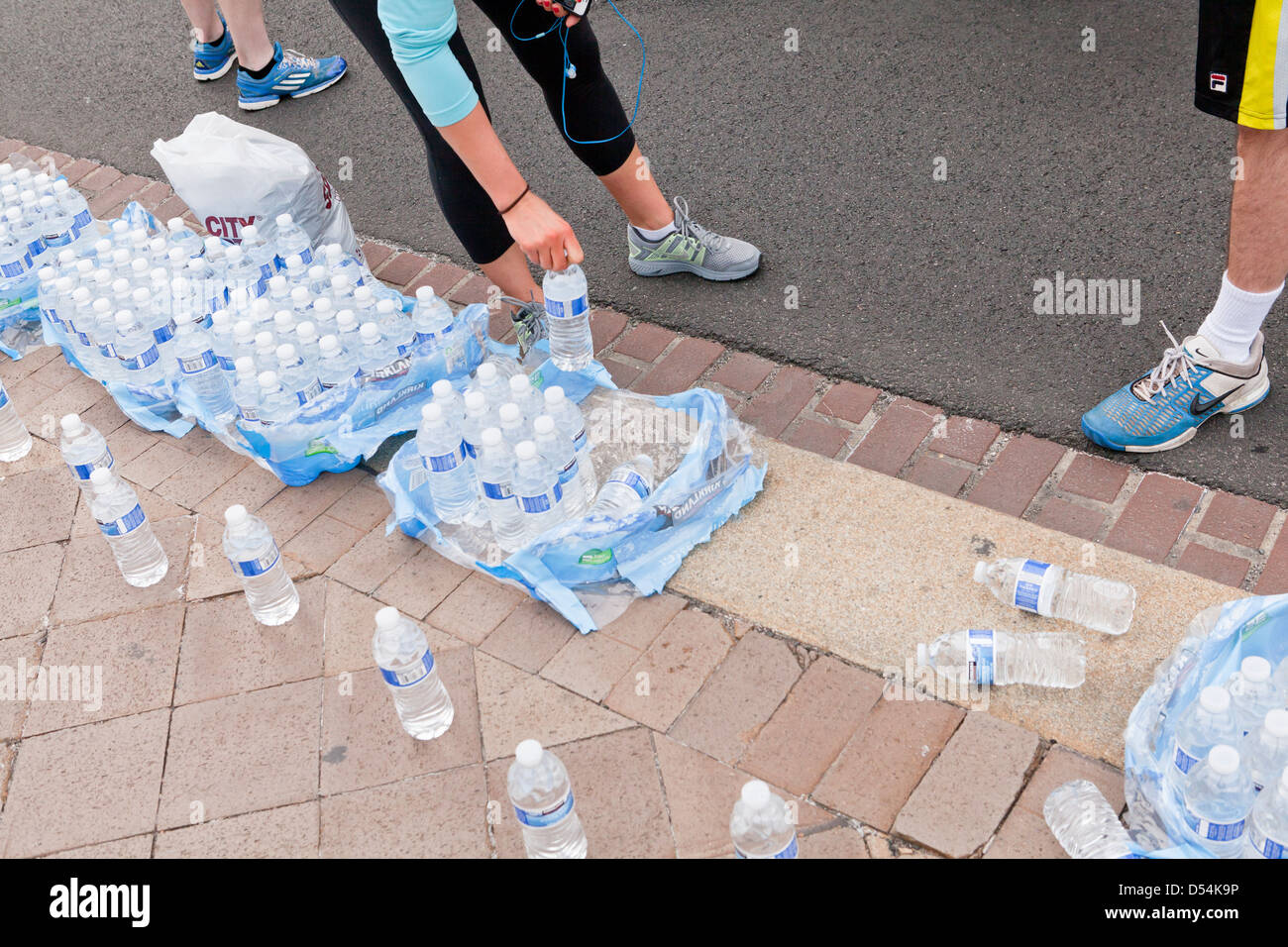 Water to runners hi-res stock photography and images - Alamy