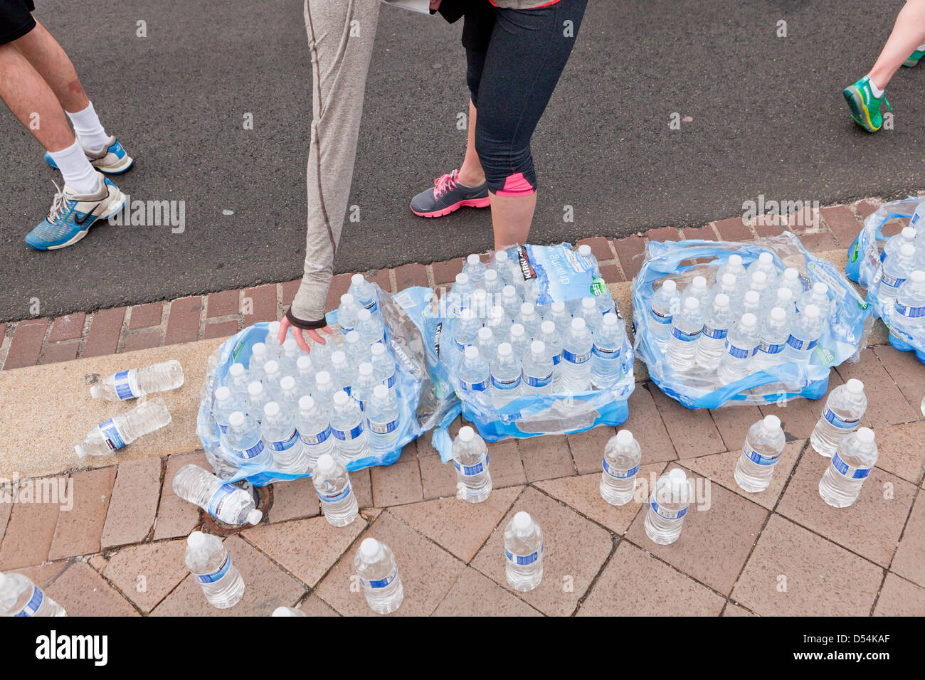 Water to runners hi-res stock photography and images - Alamy