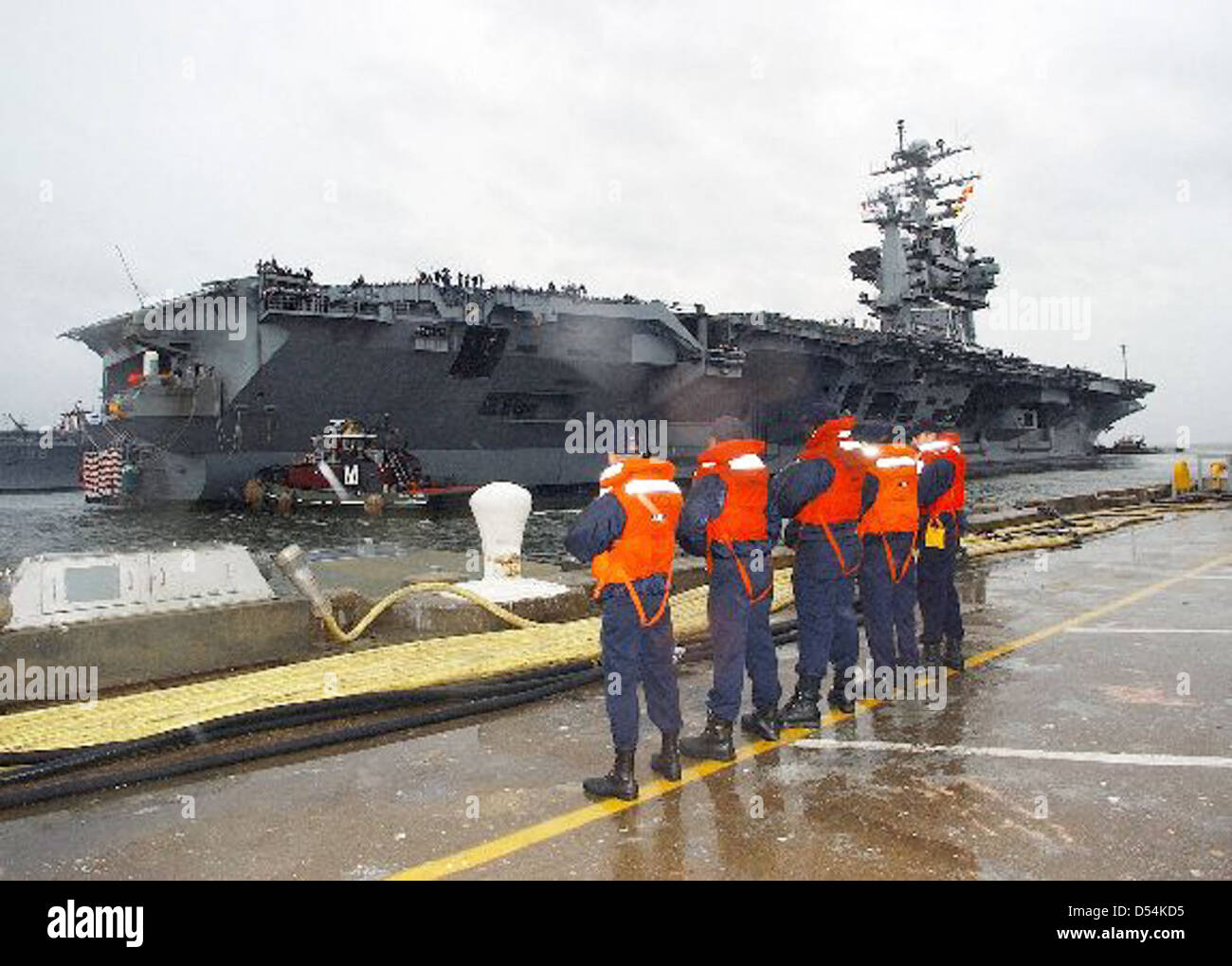 George Washington CVN73 Stock Photo - Alamy