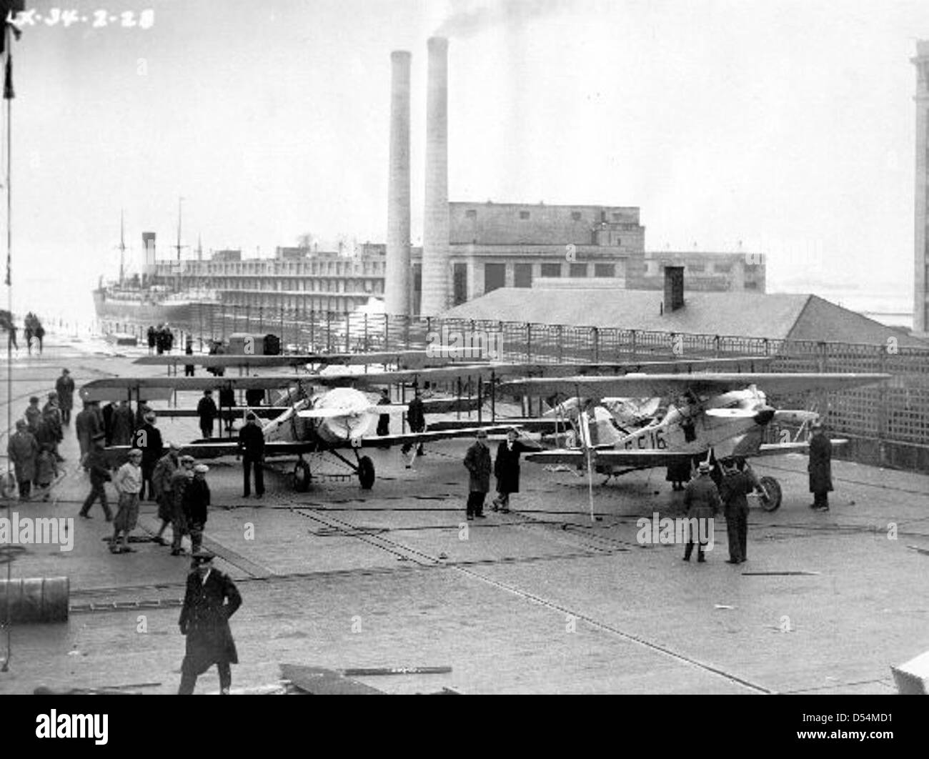 Us navy biplane hi-res stock photography and images - Alamy