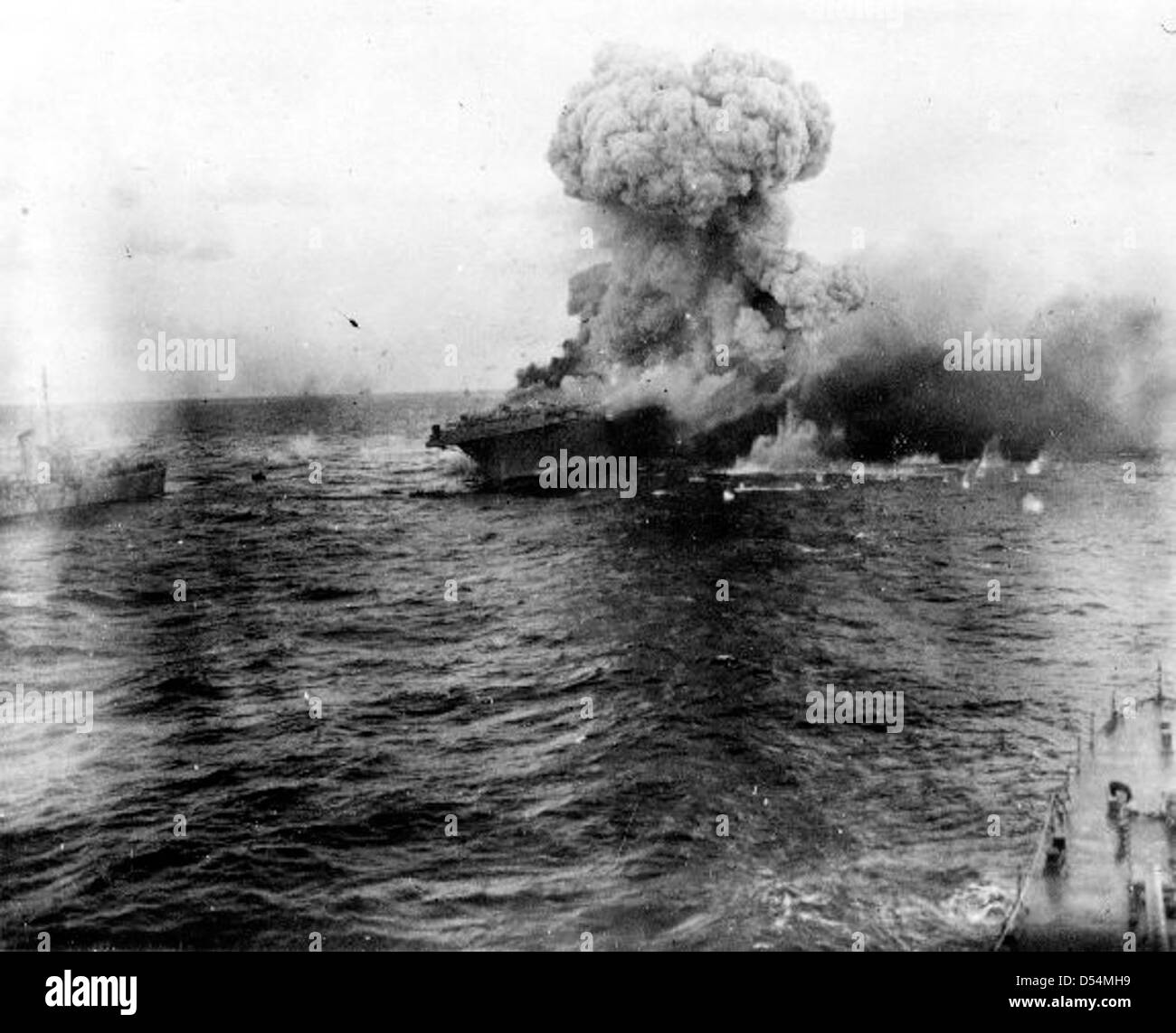 The USS Lexington (CV-2), a Lexington-class aircraft carrier, played a ...