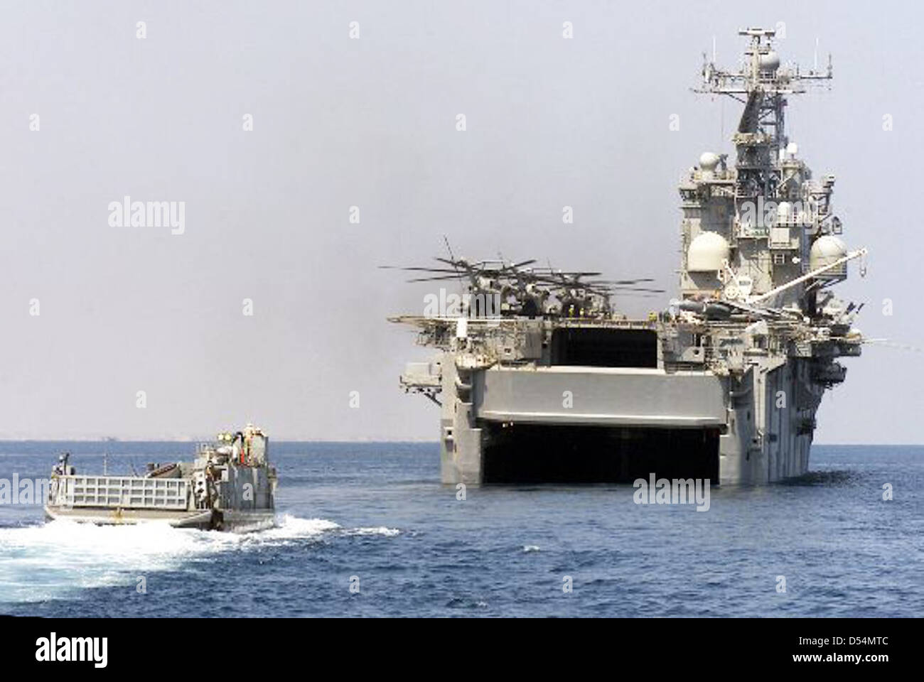 Uss nassau hi-res stock photography and images - Alamy