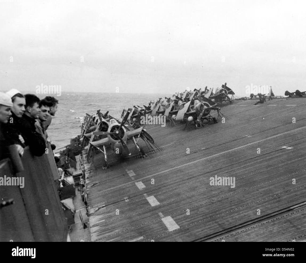The USS Rudyerd Bay (CVE-81), a Casablanca-class aircraft carrier ...