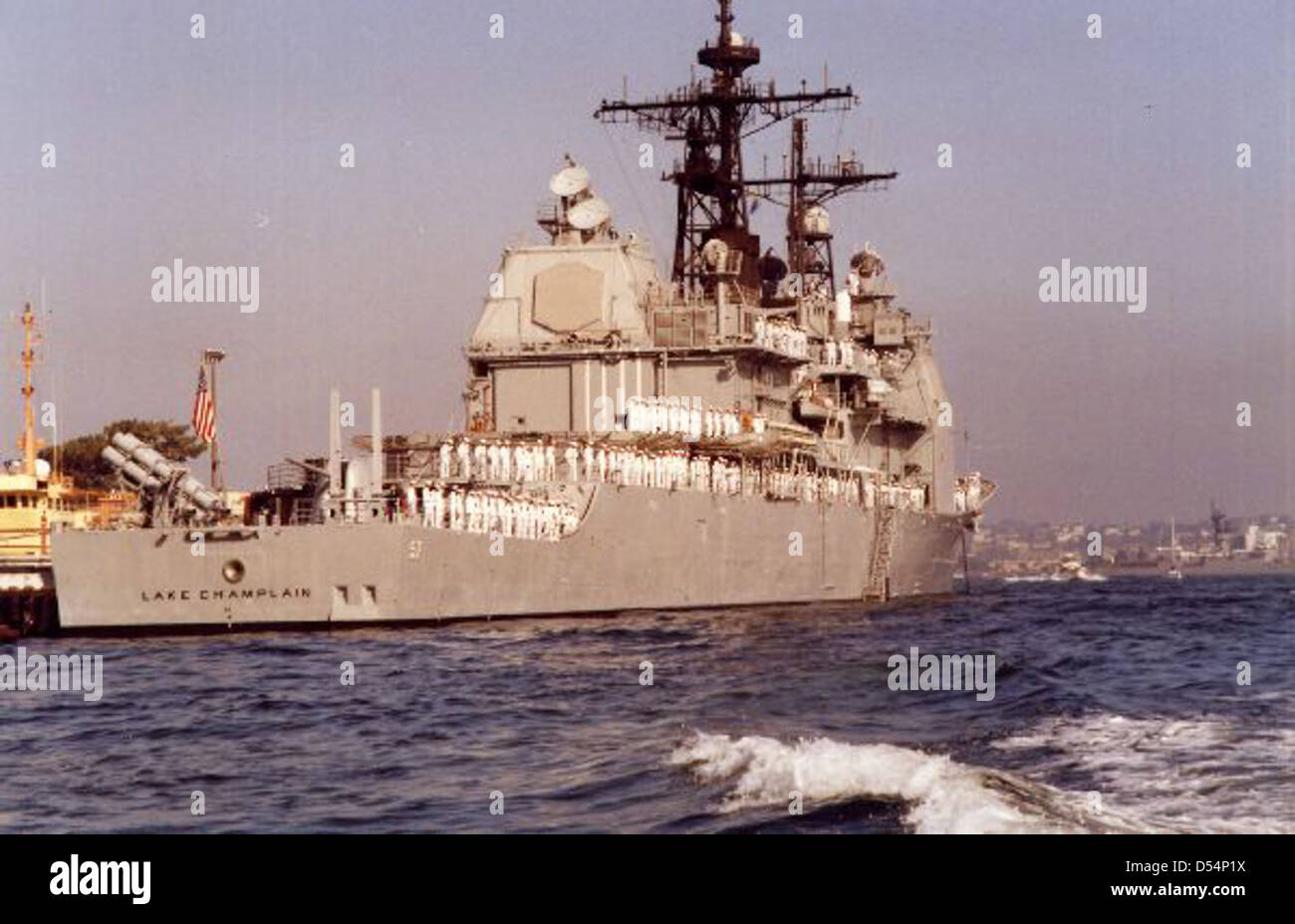 Navy rail manning hi-res stock photography and images - Alamy