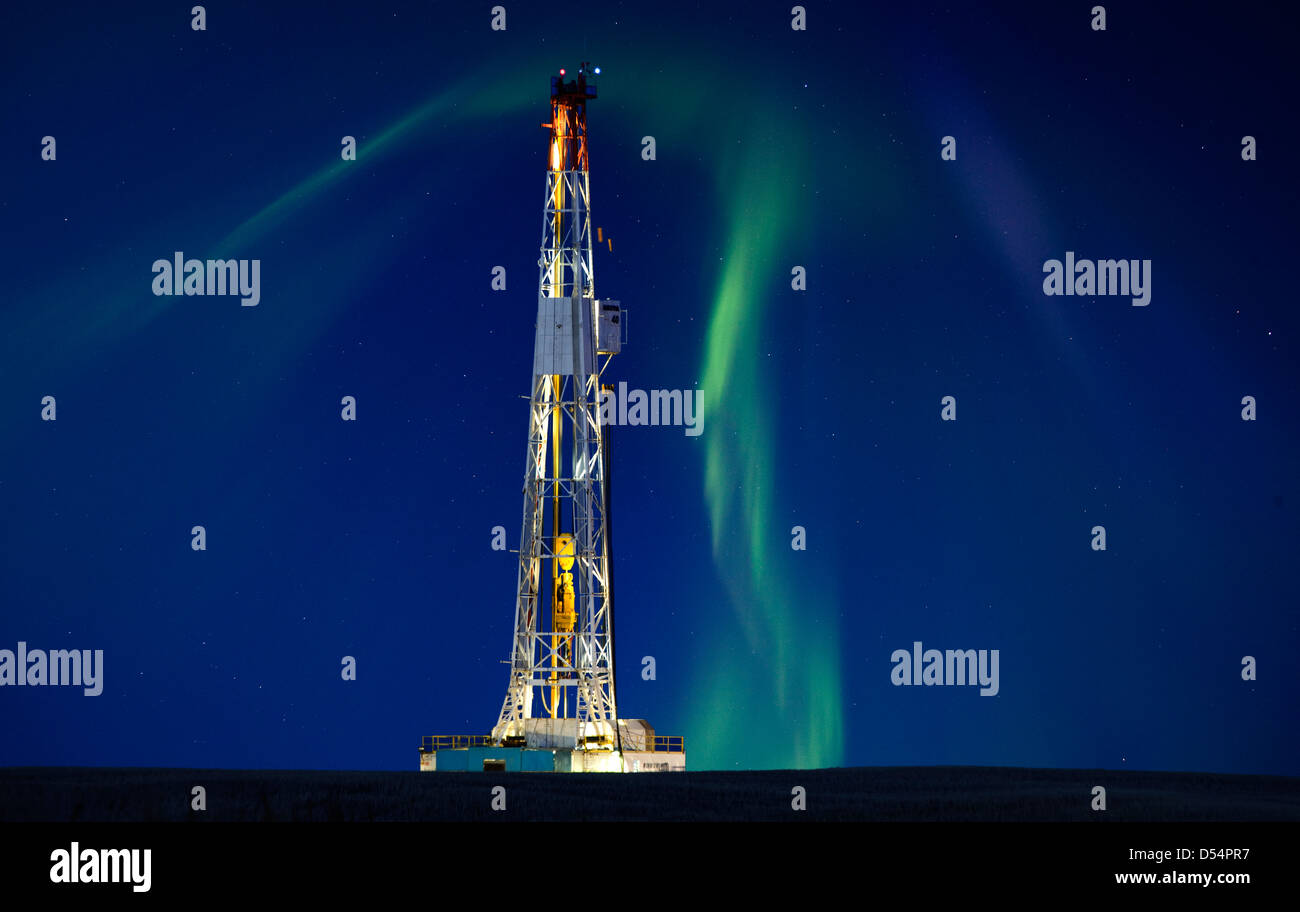 Drilling Rig Night High Resolution Stock Photography and Images - Alamy