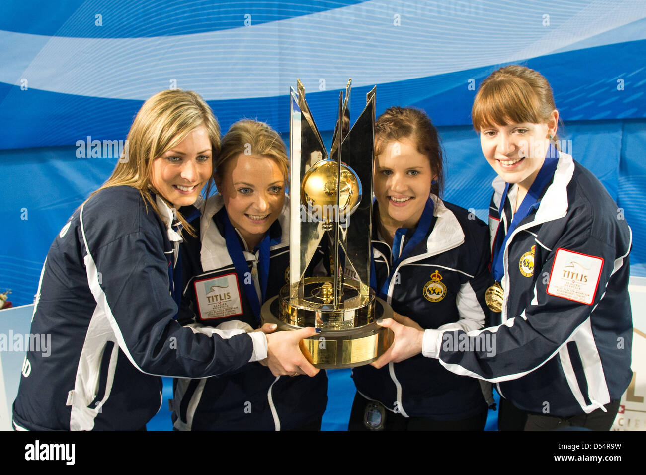 Curling scotland hi-res stock photography and images - Alamy