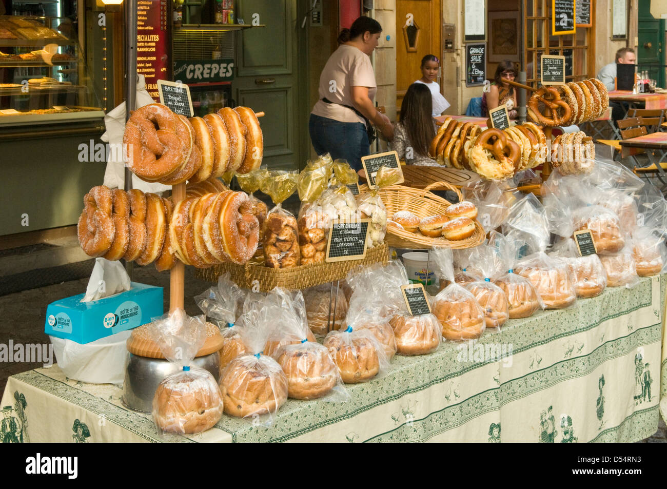 French market stall bread hi-res stock photography and images - Alamy