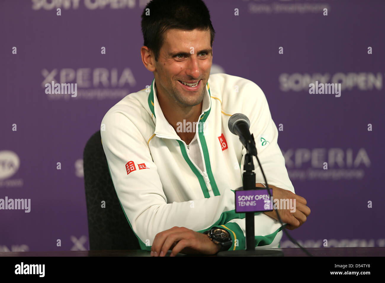 Smiles during news conference hi-res stock photography and images - Alamy