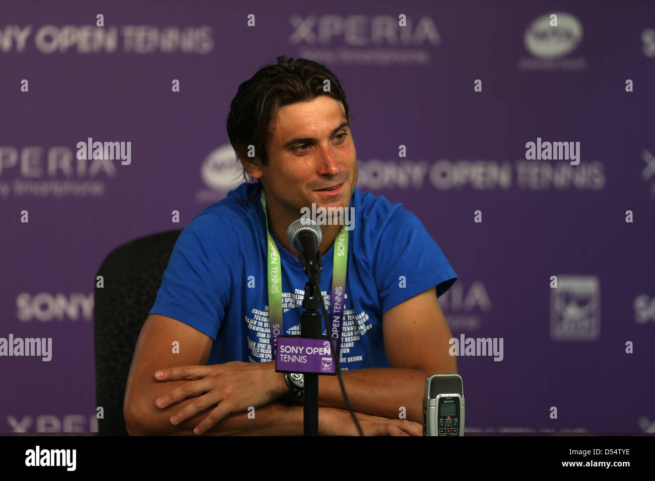 Talks press hi-res stock photography and images - Alamy