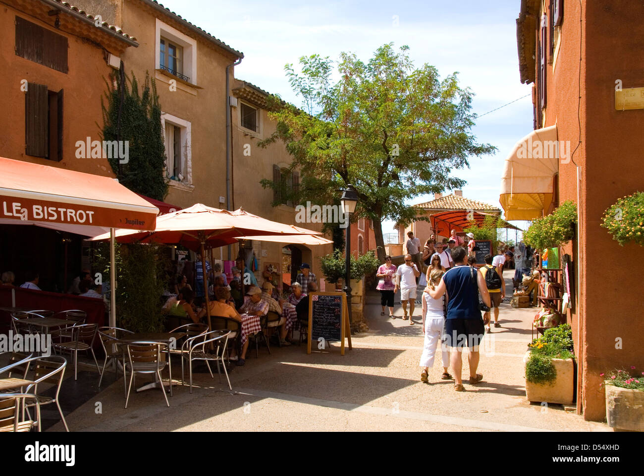 Cafe scene provence hi-res stock photography and images - Alamy