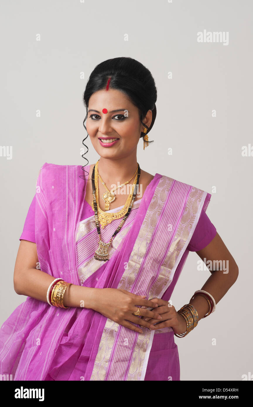 Portrait of a Bengali woman smiling Stock Photo - Alamy