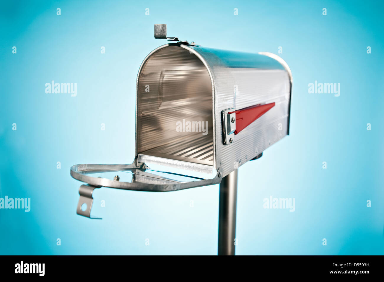 Hamburg opened hi-res stock photography and images - Alamy