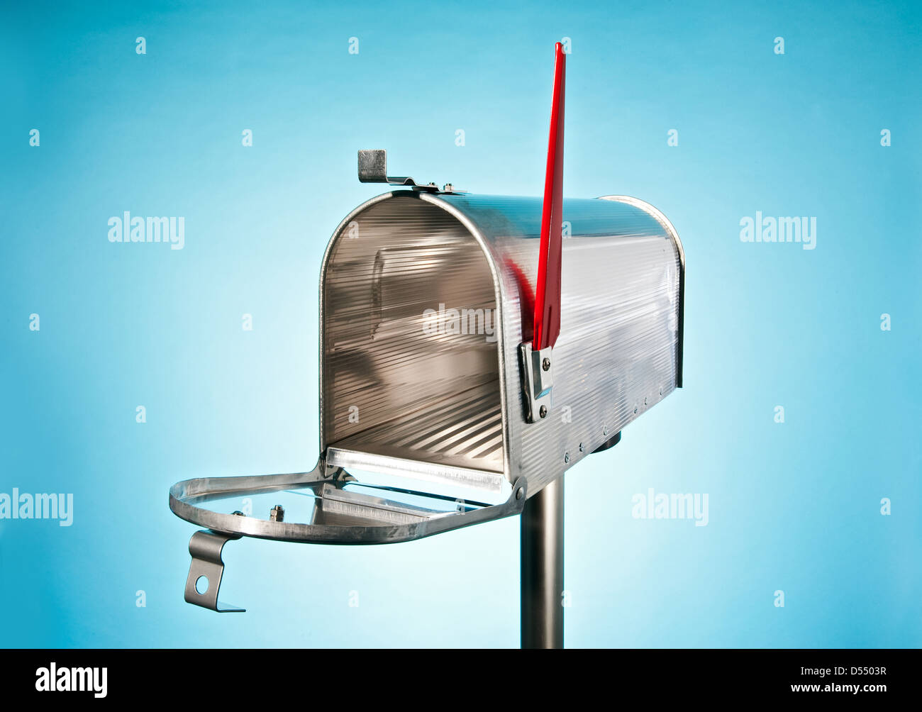 Hamburg opened hi-res stock photography and images - Alamy