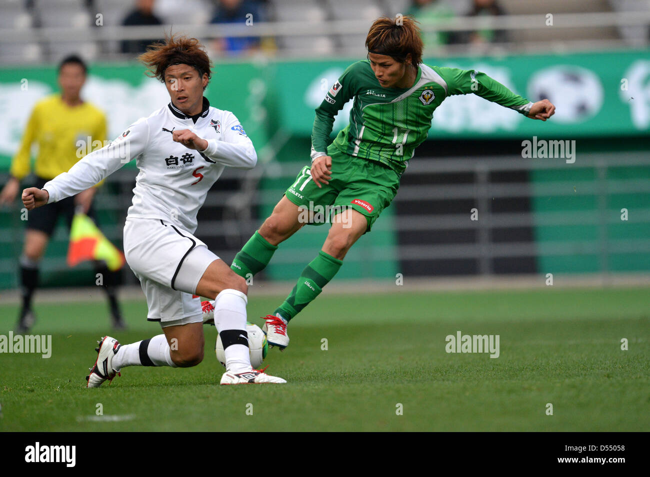 (L to R) Daisuke Yano (Roasso), Satoshi Tokiwa (Verdy), MARCH 24, 2013 - Football /Soccer : 2013 ...