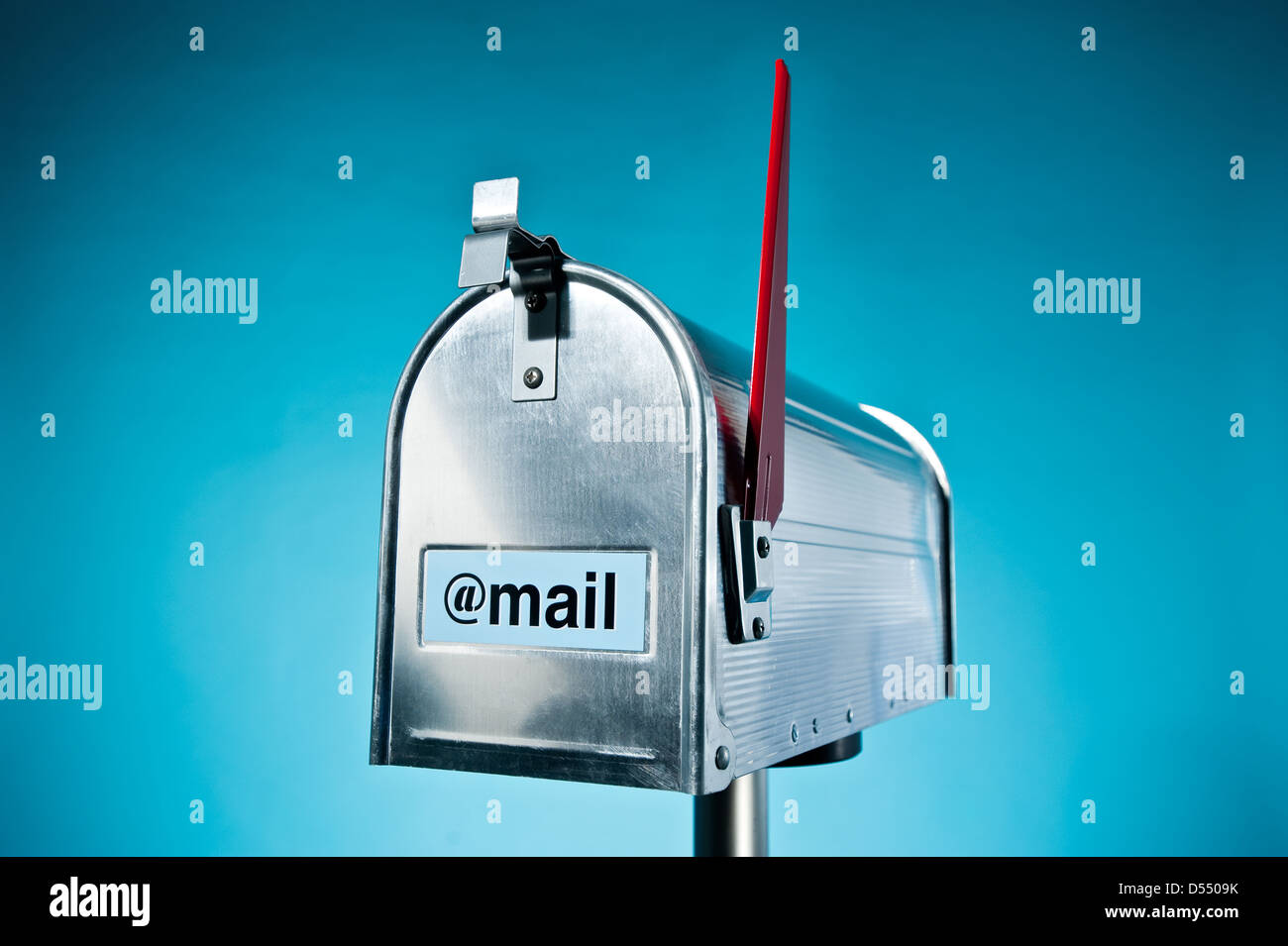 Computer delivery box hi-res stock photography and images - Alamy