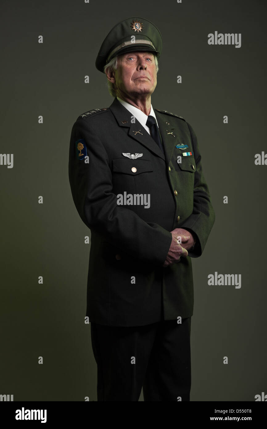 Us male army major in uniform hi-res stock photography and images - Alamy