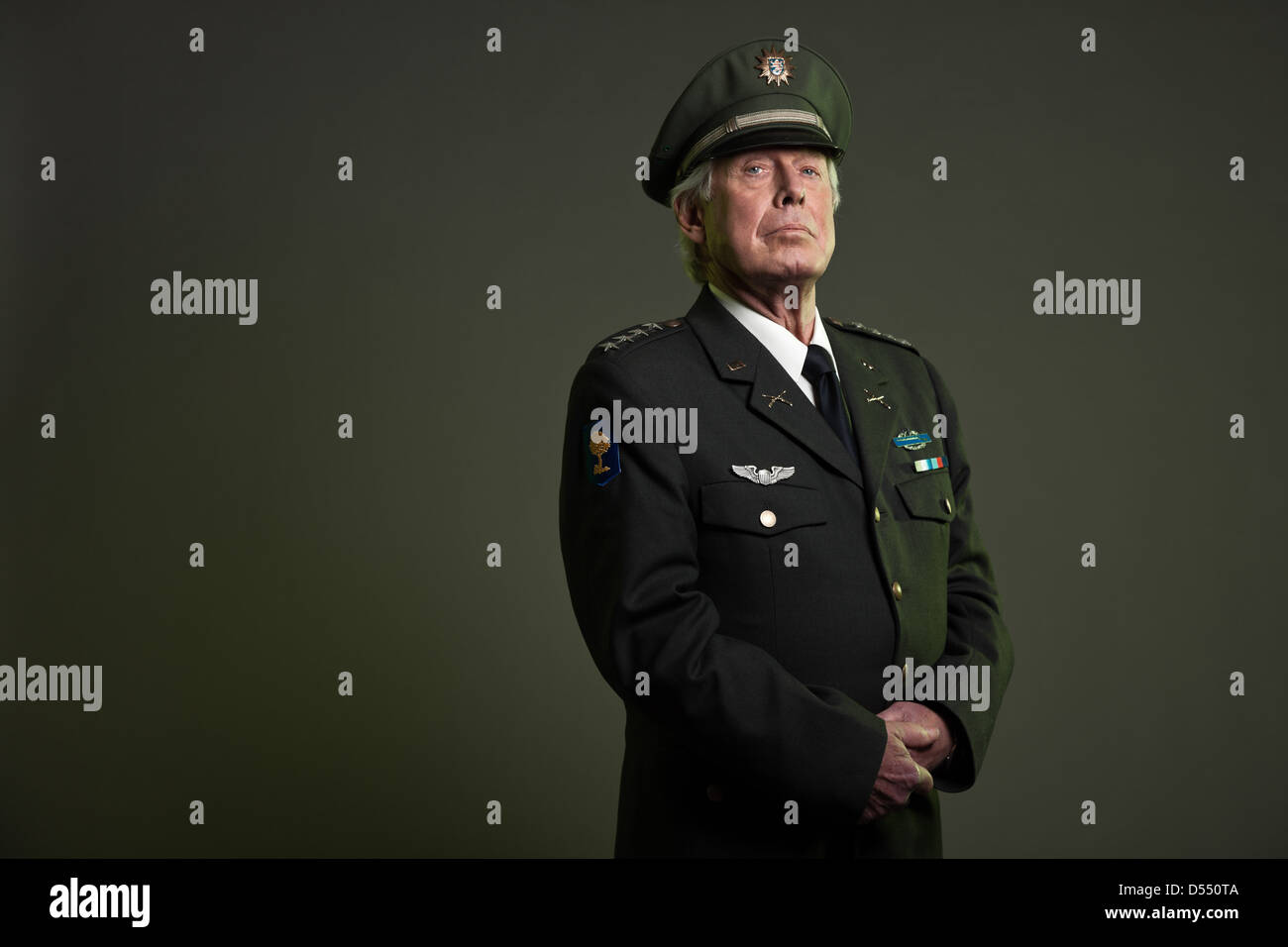 Us male army major in uniform hi-res stock photography and images - Alamy