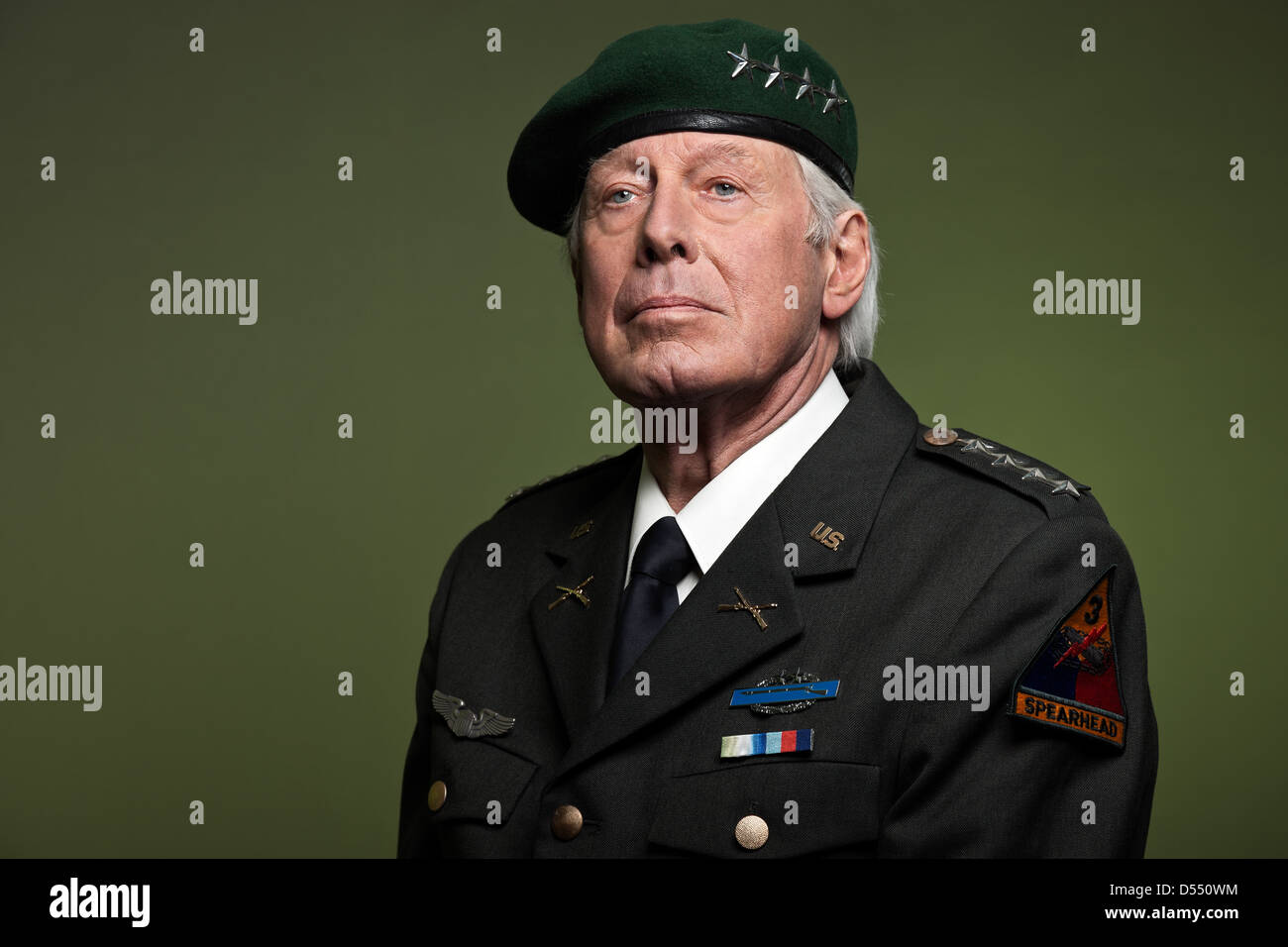 US military general wearing beret. Studio portrait Stock Photo - Alamy