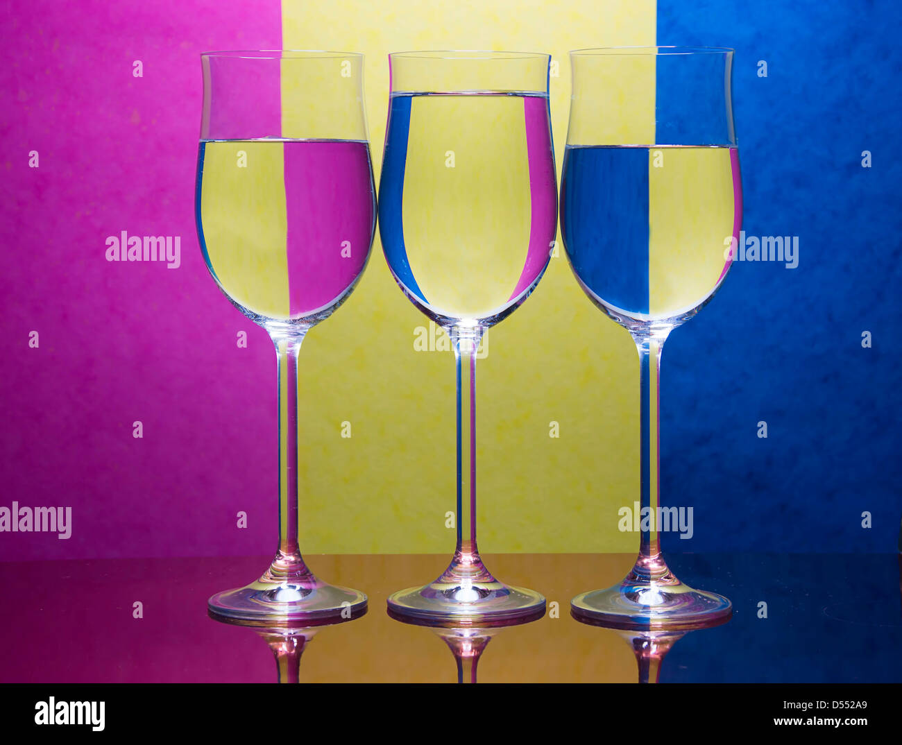 Light refracted glass hi-res stock photography and images - Alamy