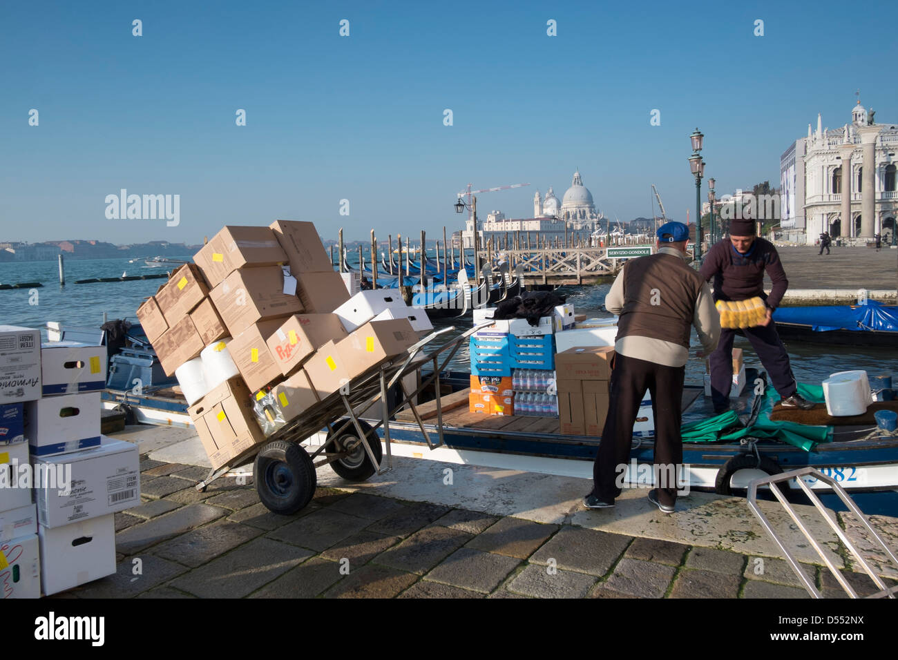 Delivering the goods hi-res stock photography and images - Alamy