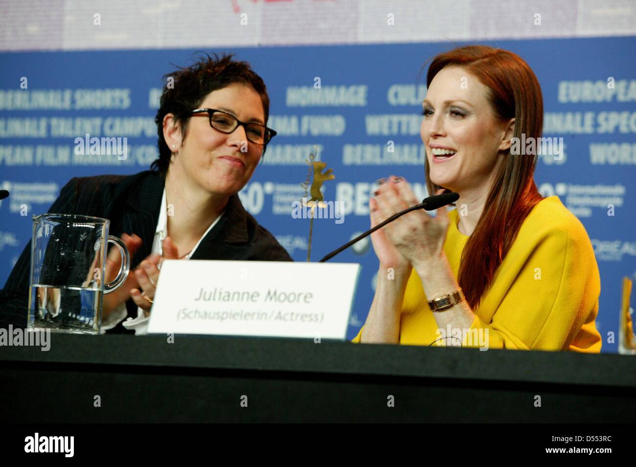 Director Lisa Cholodenko (l) and Julianne Moore (r) at the photocall ...