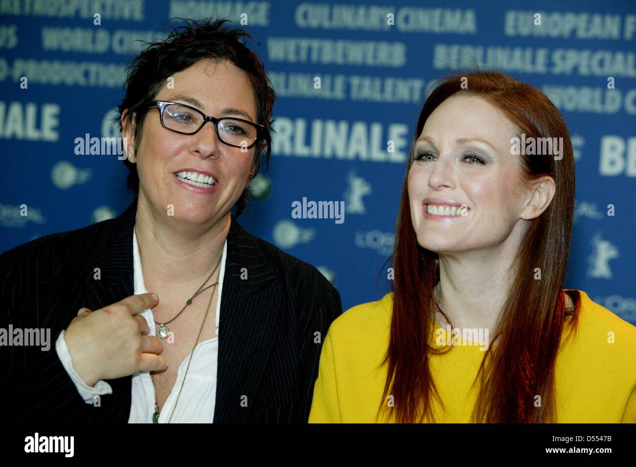 Director Lisa Cholodenko (l) and Julianne Moore (r) at the photocall ...