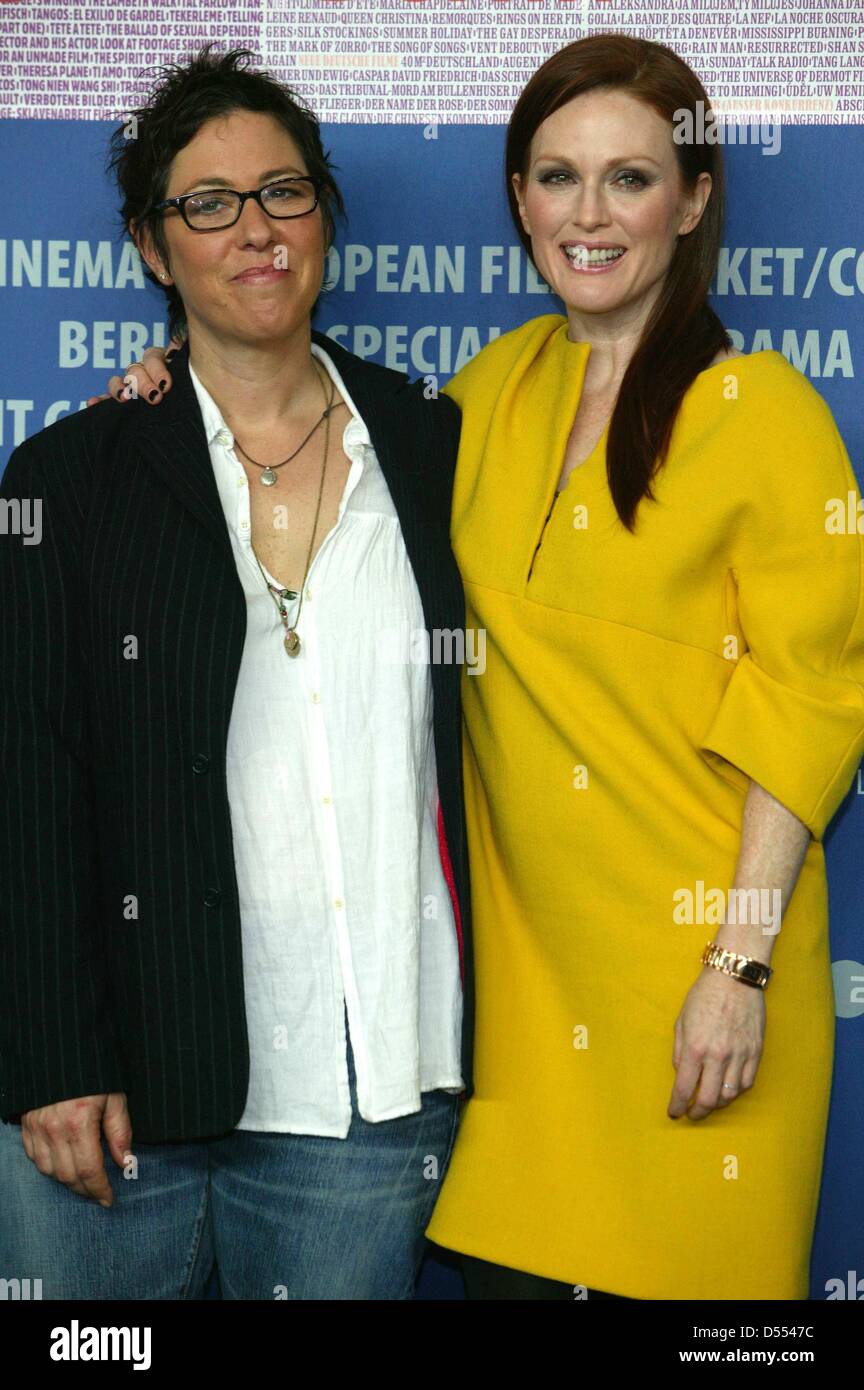 Director Lisa Cholodenko (l) and Julianne Moore (r) at the photocall and press conference of the ...