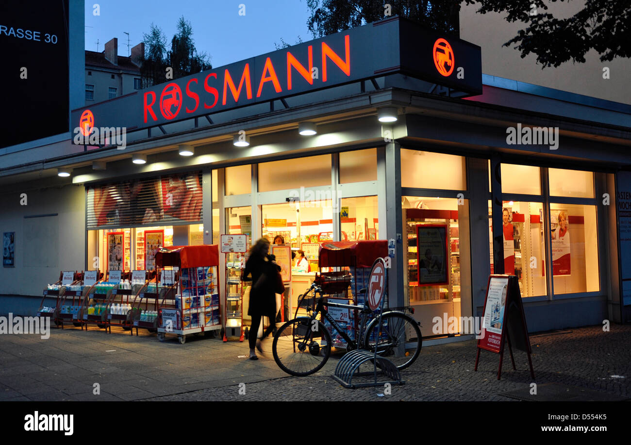 ILLUSTRATION - A file picture dated 02 September 2011 shows a branch of ...