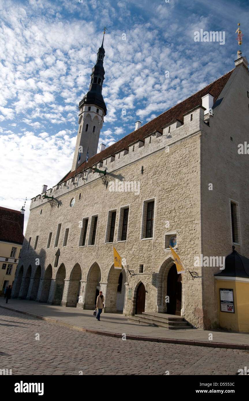 ‘The 13th century built Tallinn Town Hall on Town Hall Square ( Raekoja ...