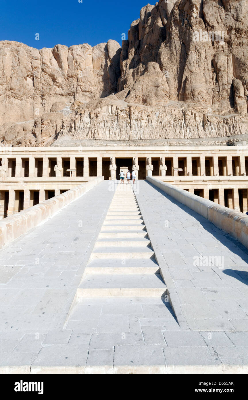 Thebes egypt mortuary temple of hatshepsut at deir al bahri hi-res ...