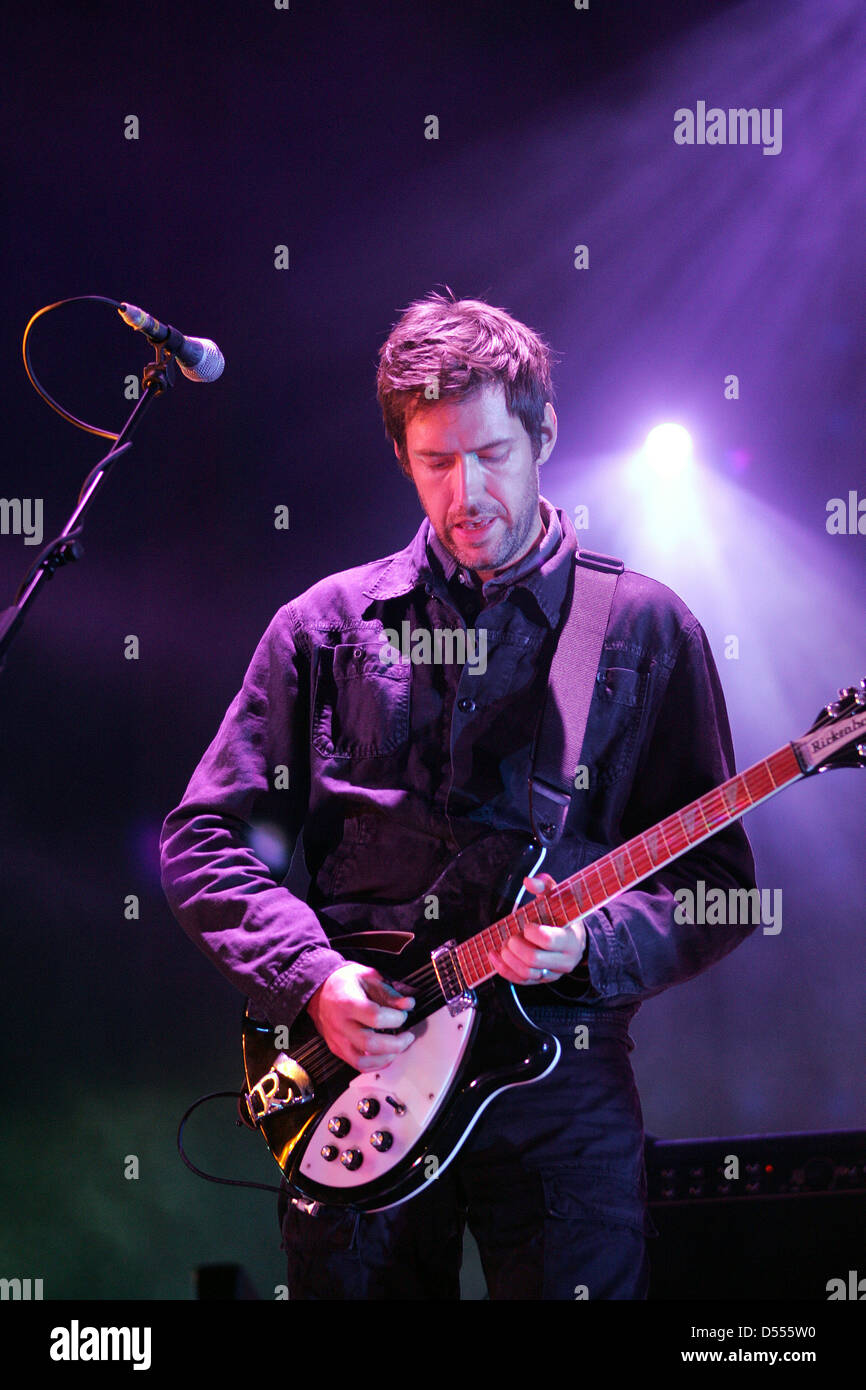 Radiohead concert hi-res stock photography and images - Alamy