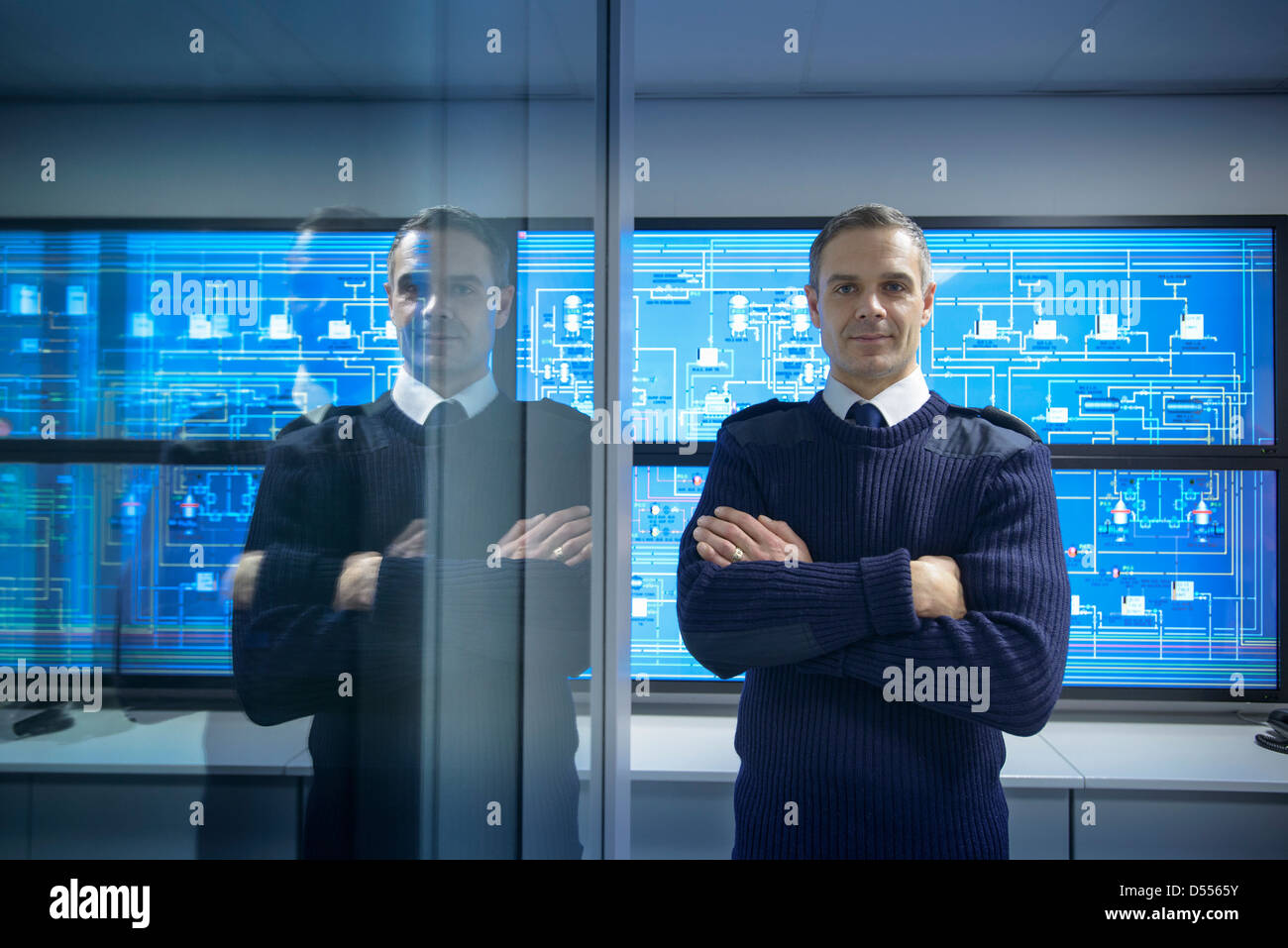 Technology in the engine room hi-res stock photography and images - Alamy