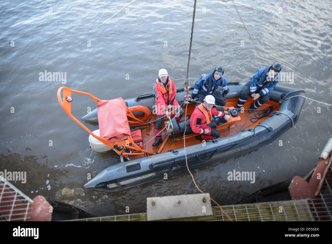 Rescuing ship hi-res stock photography and images - Alamy