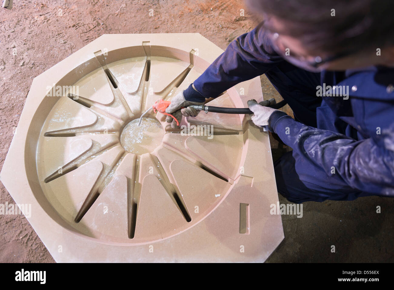 Person cleaning mould hi-res stock photography and images - Alamy