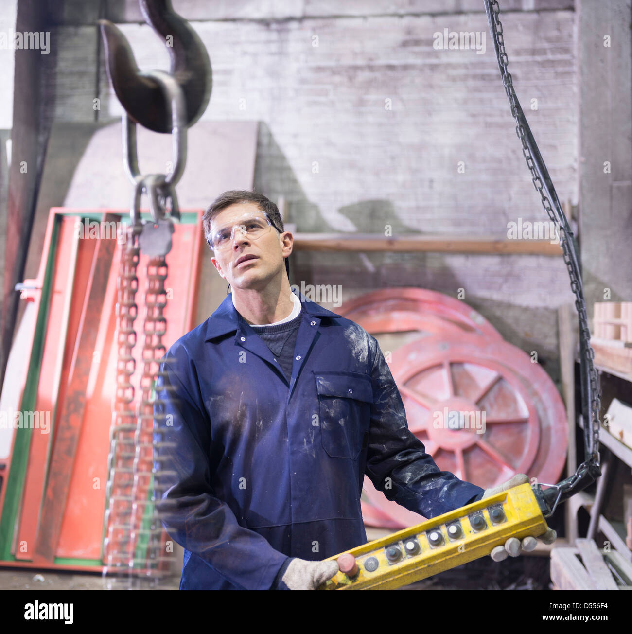 Lifting equipment and factory hi-res stock photography and images - Alamy