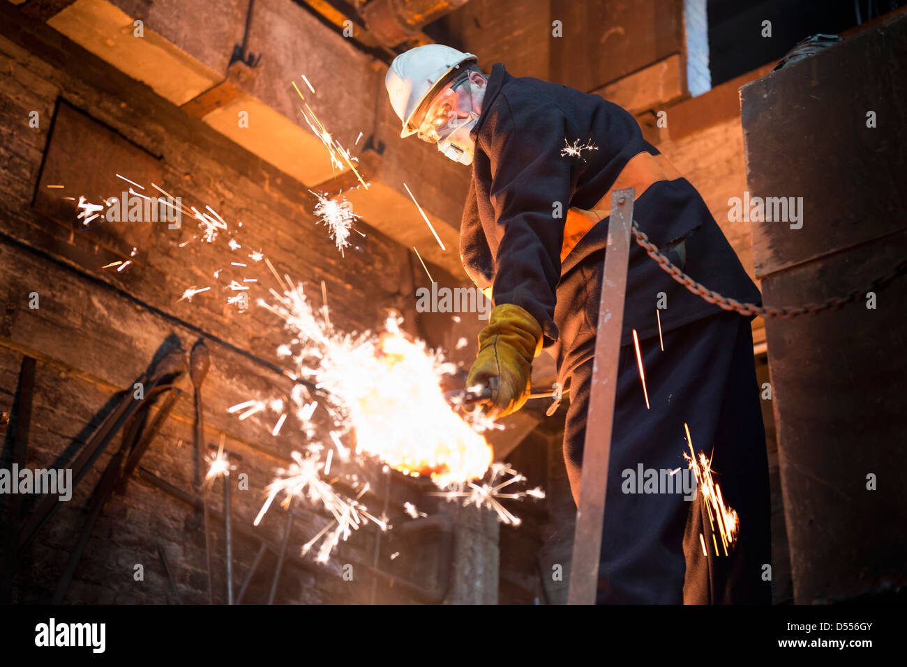 Flame cleaning hi-res stock photography and images - Alamy