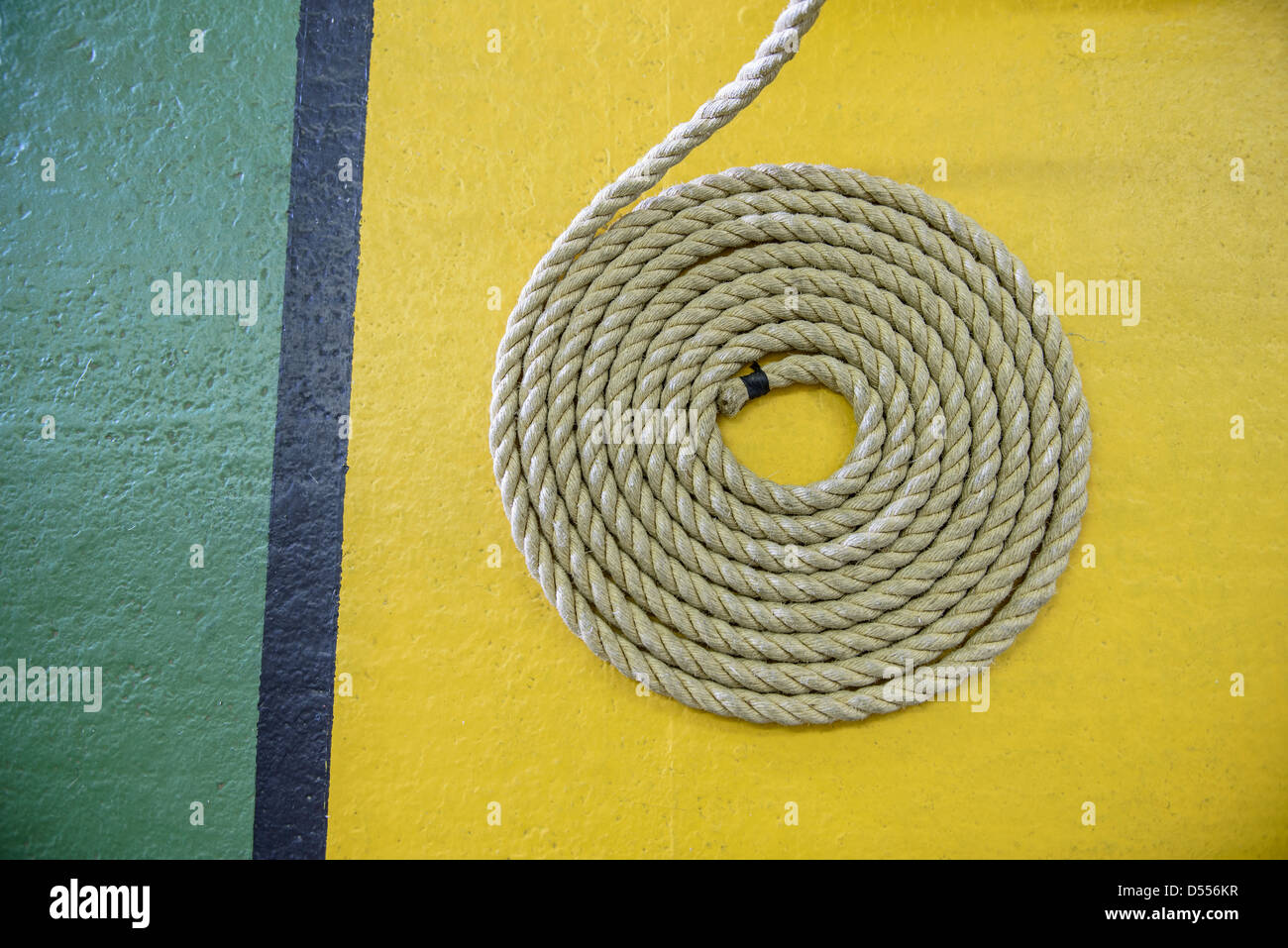 Coiling rope hi-res stock photography and images - Alamy