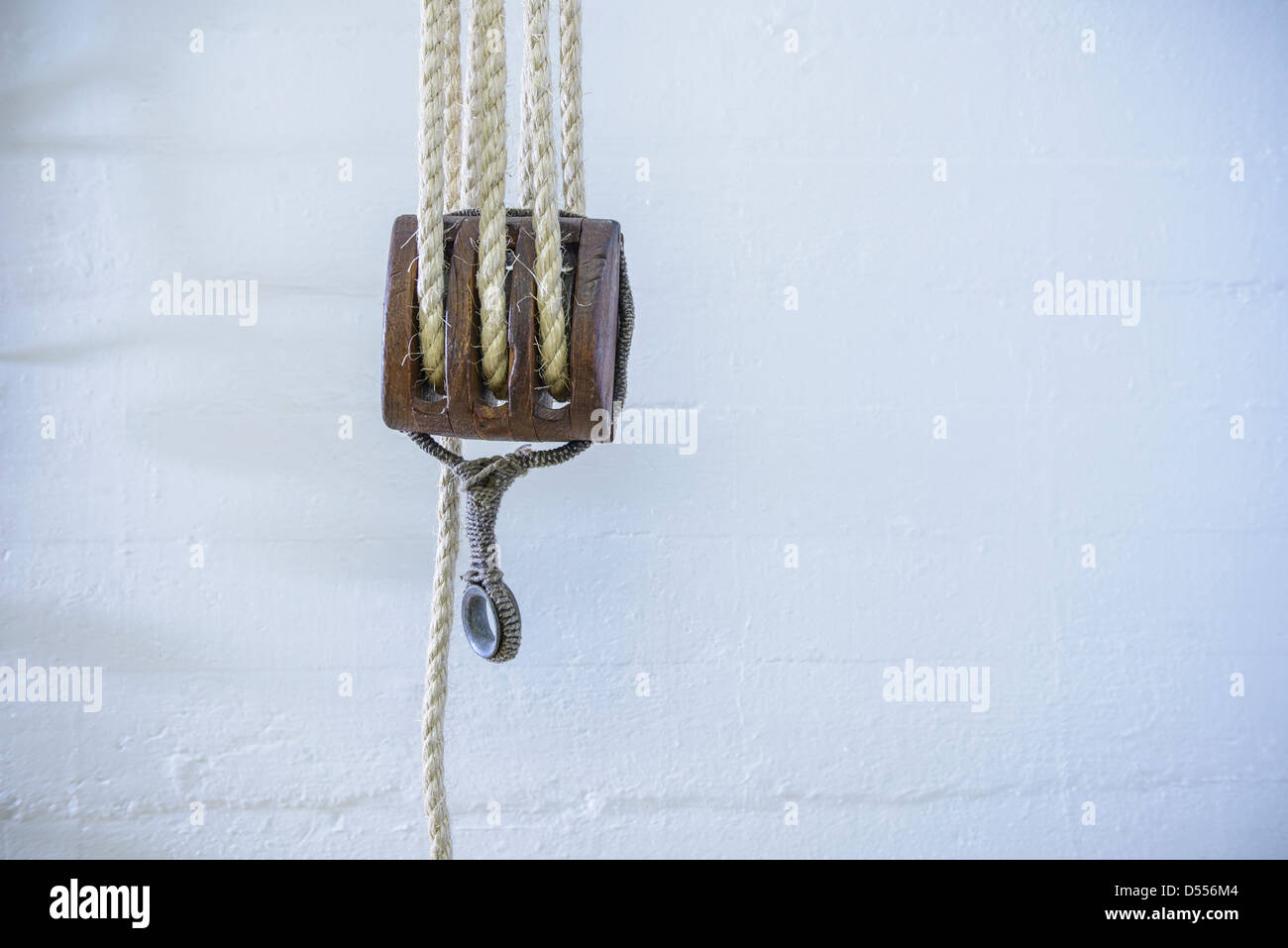 Connecting hook hi-res stock photography and images - Alamy