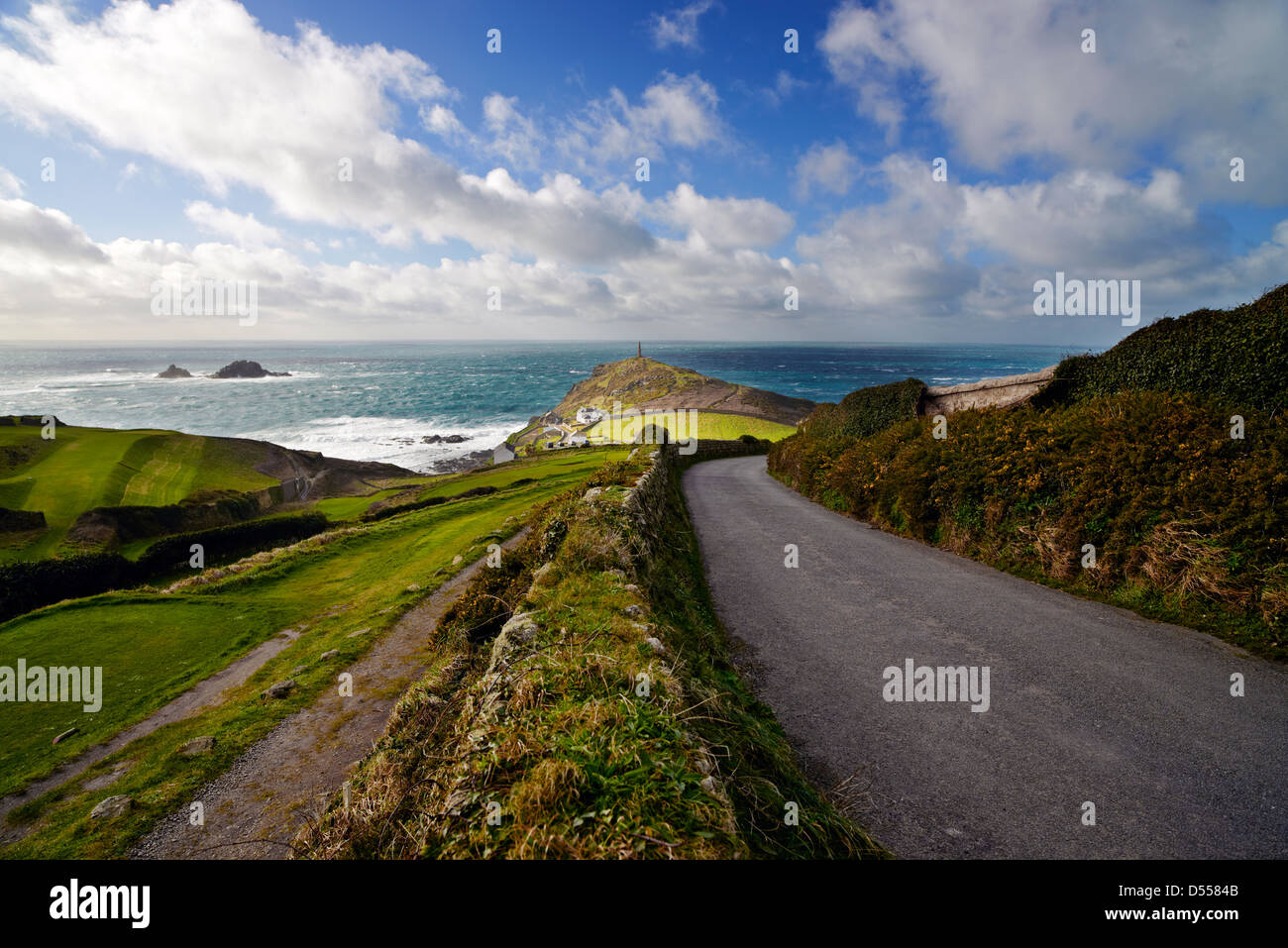 Pools of light hi-res stock photography and images - Alamy