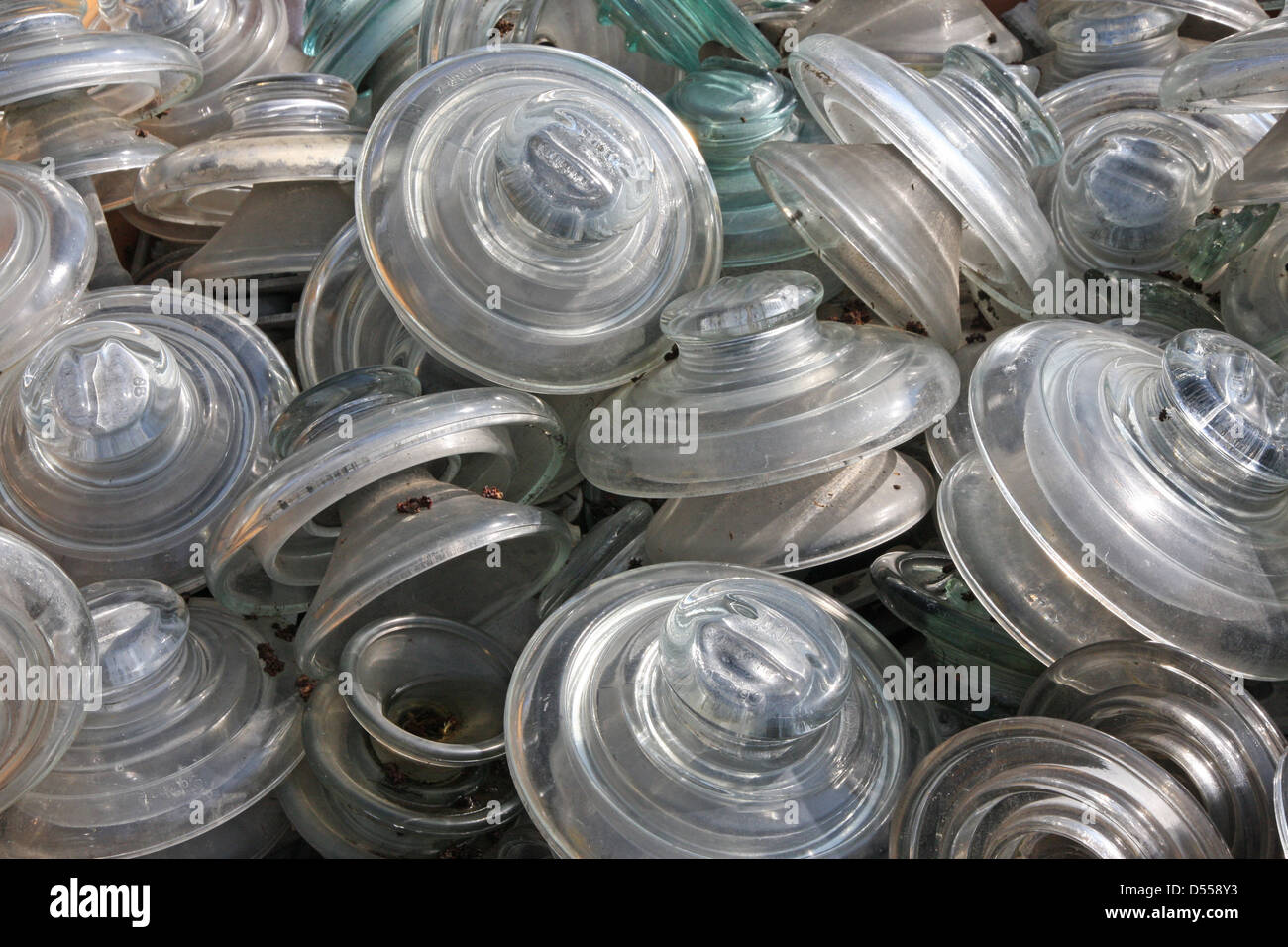 storage of glazing and glass insulators abandoned on a landfill by ...