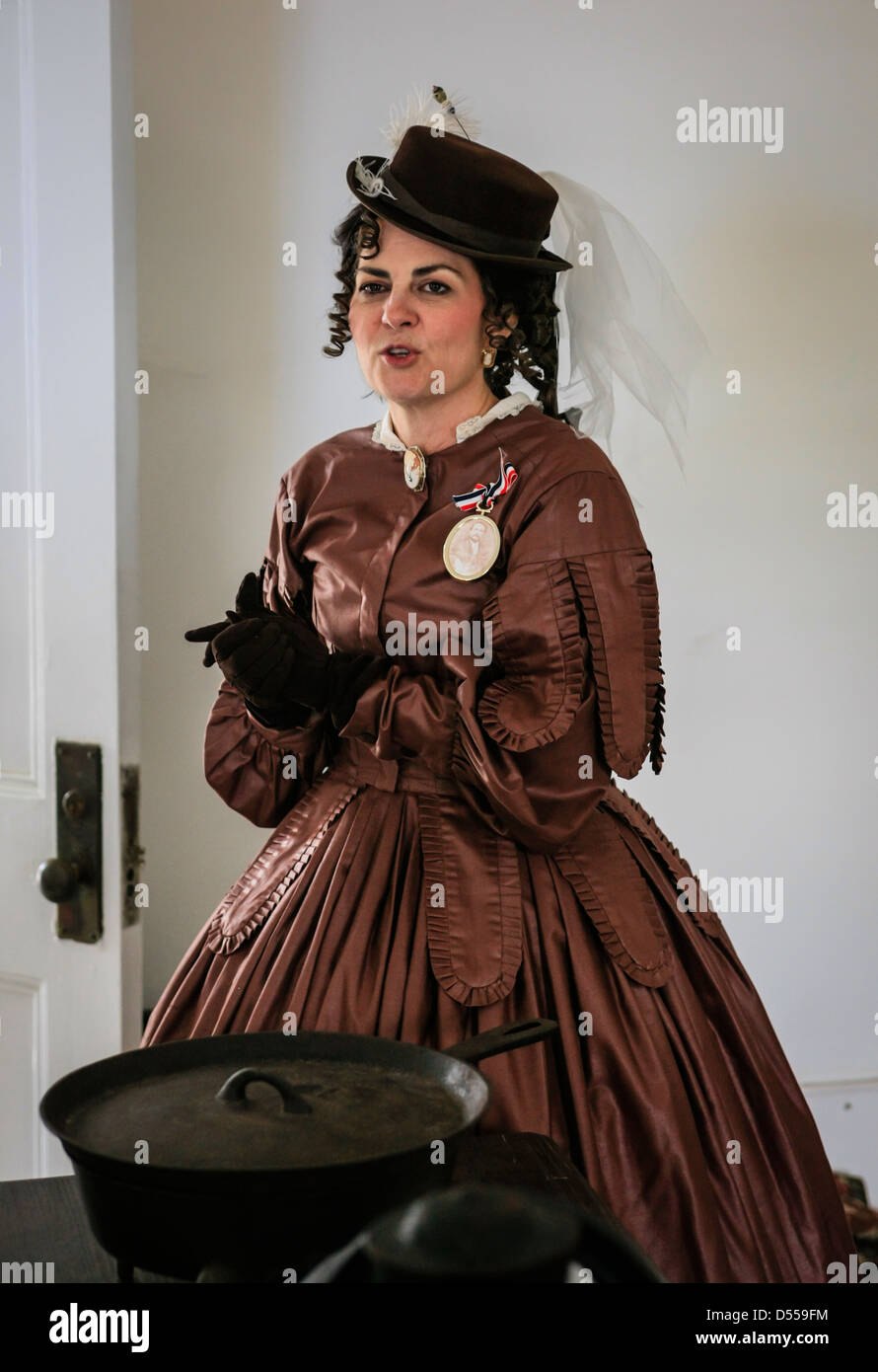 Woman tour guide hi-res stock photography and images - Alamy