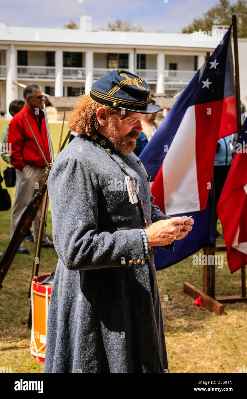 Men of the Southern Confederate Army at the Gamble Plantation in ...